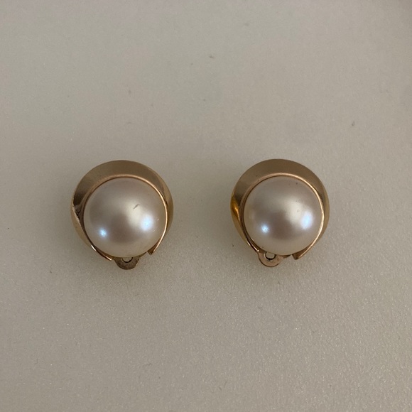 Panetta | Jewelry | Vintage Panetta Gold Pearl Clip On Earrings | Poshmark